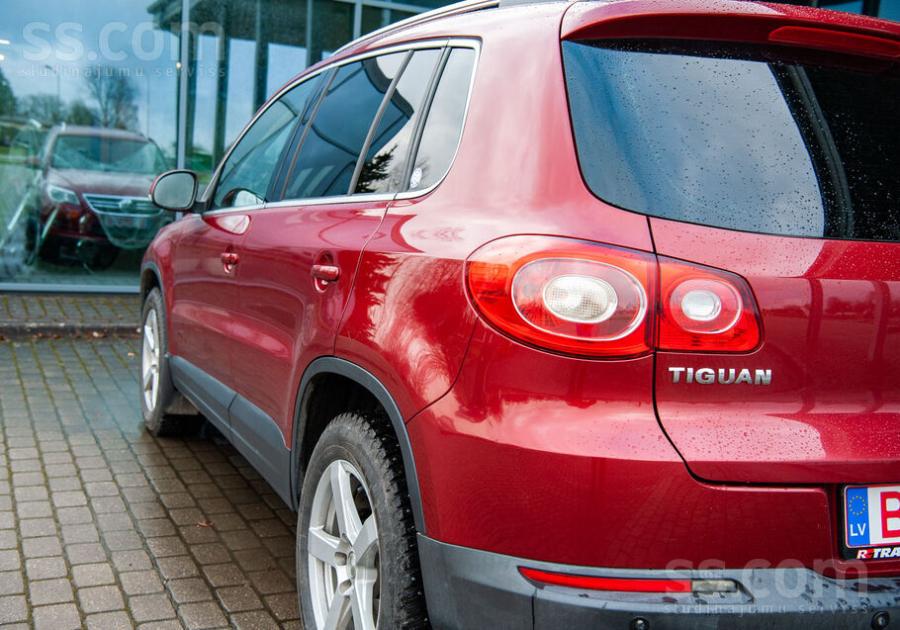Sarkans Volkswagen Tiguan 2010 Cēsis, ar dzinēja tilpumu 2.00 L un nobraukumu 261 tūkst. km par 7850 €, foto 11 vietnē AUTOMOTO.COM.LV