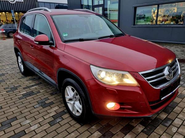 Sarkans Volkswagen Tiguan 2010 Šauļi, ar dzinēja tilpumu 1.97 L un nobraukumu 260 tūkst. km par 6600 €, foto 4 vietnē AUTOMOTO.COM.LV