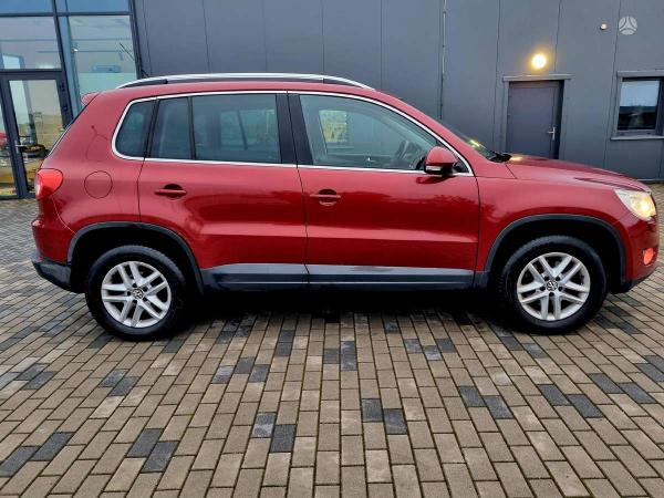 Sarkans Volkswagen Tiguan 2010 Šauļi, ar dzinēja tilpumu 1.97 L un nobraukumu 260 tūkst. km par 6600 €, foto 7 vietnē AUTOMOTO.COM.LV