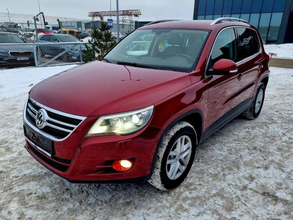 Sarkans Volkswagen Tiguan 2010 Šauļi, ar dzinēja tilpumu 1.97 L un nobraukumu 260 tūkst. km par 6900 €, foto 1 vietnē AUTOMOTO.COM.LV