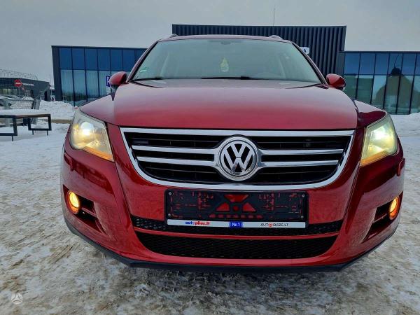 Sarkans Volkswagen Tiguan 2010 Šauļi, ar dzinēja tilpumu 1.97 L un nobraukumu 260 tūkst. km par 6900 €, foto 2 vietnē AUTOMOTO.COM.LV