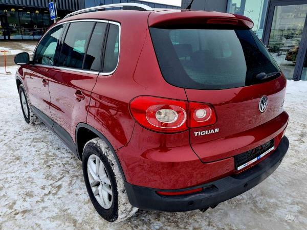 Sarkans Volkswagen Tiguan 2010 Šauļi, ar dzinēja tilpumu 1.97 L un nobraukumu 260 tūkst. km par 6900 €, foto 9 vietnē AUTOMOTO.COM.LV