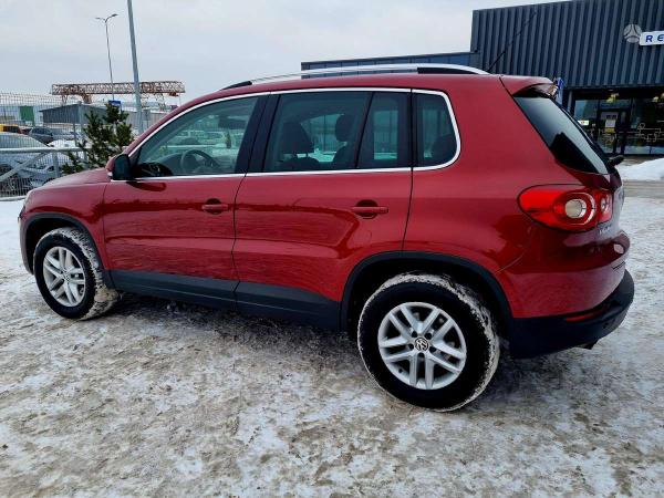 Sarkans Volkswagen Tiguan 2010 Šauļi, ar dzinēja tilpumu 1.97 L un nobraukumu 260 tūkst. km par 6900 €, foto 10 vietnē AUTOMOTO.COM.LV