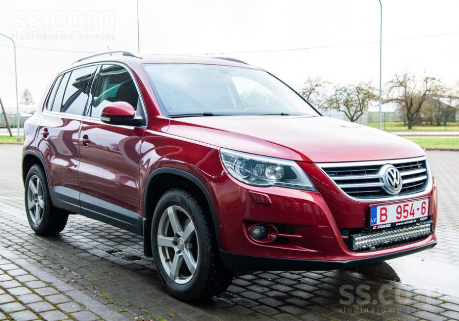 Sarkans Volkswagen Tiguan 2010 Cēsis, ar dzinēja tilpumu 2.00 L un nobraukumu 261 tūkst. km par 7350 €, foto 8 vietnē AUTOMOTO.COM.LV