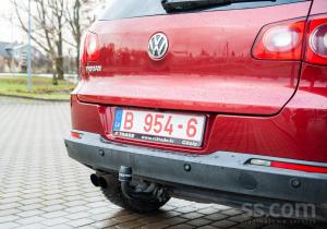 Sarkans Volkswagen Tiguan 2010 Cēsis, ar dzinēja tilpumu 2.00 L un nobraukumu 261 tūkst. km par 7350 €, foto 13 vietnē AUTOMOTO.COM.LV