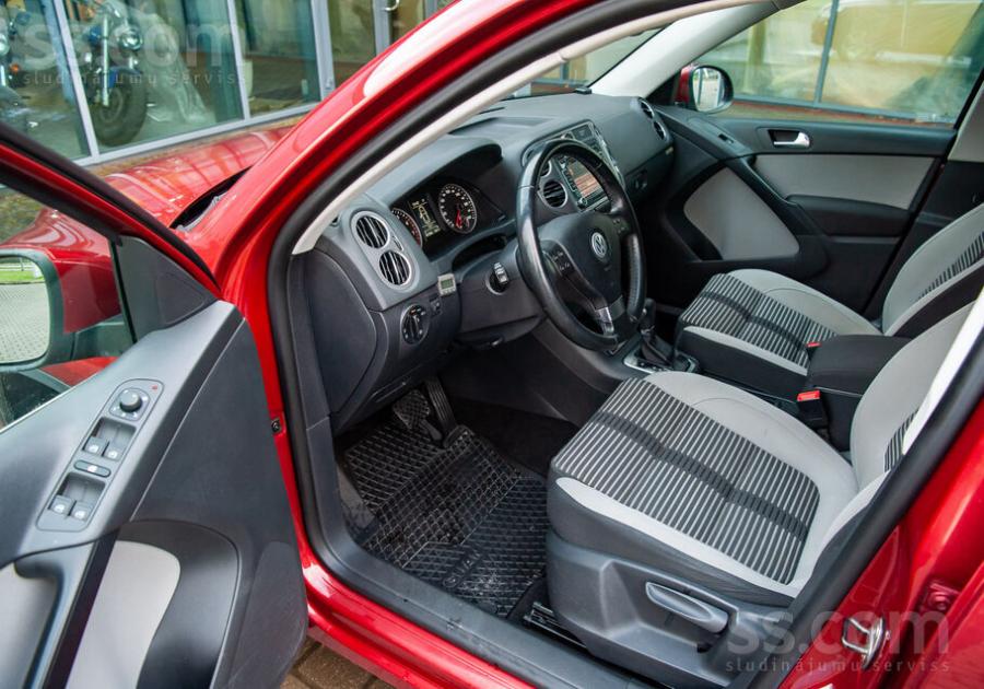 Sarkans Volkswagen Tiguan 2010 Cēsis, ar dzinēja tilpumu 2.00 L un nobraukumu 261 tūkst. km par 7350 €, foto 14 vietnē AUTOMOTO.COM.LV
