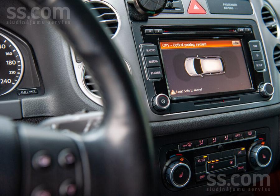 Sarkans Volkswagen Tiguan 2010 Cēsis, ar dzinēja tilpumu 2.00 L un nobraukumu 261 tūkst. km par 7350 €, foto 19 vietnē AUTOMOTO.COM.LV
