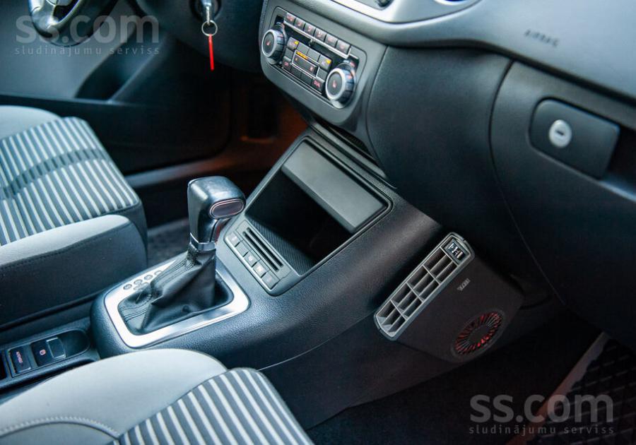 Sarkans Volkswagen Tiguan 2010 Cēsis, ar dzinēja tilpumu 2.00 L un nobraukumu 261 tūkst. km par 7350 €, foto 24 vietnē AUTOMOTO.COM.LV