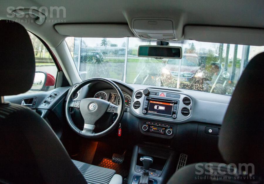 Sarkans Volkswagen Tiguan 2010 Cēsis, ar dzinēja tilpumu 2.00 L un nobraukumu 261 tūkst. km par 7350 €, foto 27 vietnē AUTOMOTO.COM.LV