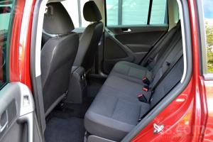 Red Volkswagen Tiguan 2012 in Riga, with an engine capacity of 1.40 L and mileage of 255 thousand km for 6990 €, photo 17 on AUTOMOTO.COM.LV