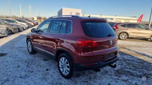 Sarkans Volkswagen Tiguan 2013 Marijampole, ar dzinēja tilpumu 1.97 L un nobraukumu 297 tūkst. km par 8290 €, foto 12 vietnē AUTOMOTO.COM.LV