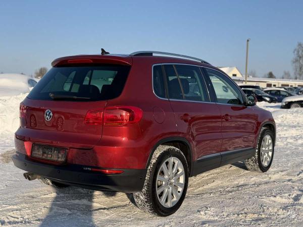 Sarkans Volkswagen Tiguan 2014 Utena, ar dzinēja tilpumu 1.97 L un nobraukumu 249 tūkst. km par 10950 €, foto 10 vietnē AUTOMOTO.COM.LV