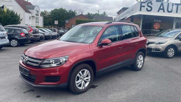Sarkans Volkswagen Tiguan 2014 Jurbarkas, ar dzinēja tilpumu 1.97 L un nobraukumu 187 tūkst. km par 8499 €, foto 1 vietnē AUTOMOTO.COM.LV