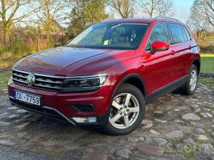 Red Volkswagen Tiguan 2016 in Saldus, with an engine capacity of 2.00 L and mileage of 237 thousand km for 15990 €, photo 7 on AUTOMOTO.COM.LV