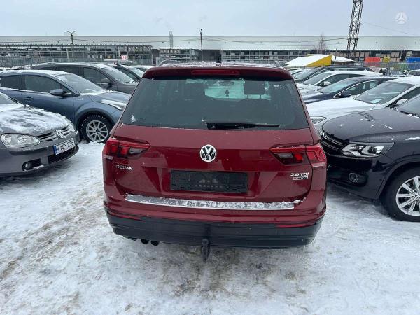 Sarkans Volkswagen Tiguan 2016 Kauņa, ar dzinēja tilpumu 1.97 L un nobraukumu 203 tūkst. km par 15950 €, foto 4 vietnē AUTOMOTO.COM.LV