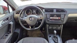 Red Volkswagen Tiguan 2016 in Telschi, with an engine capacity of 1.97 L and mileage of 222 thousand km for 15900 €, photo 6 on AUTOMOTO.COM.LV