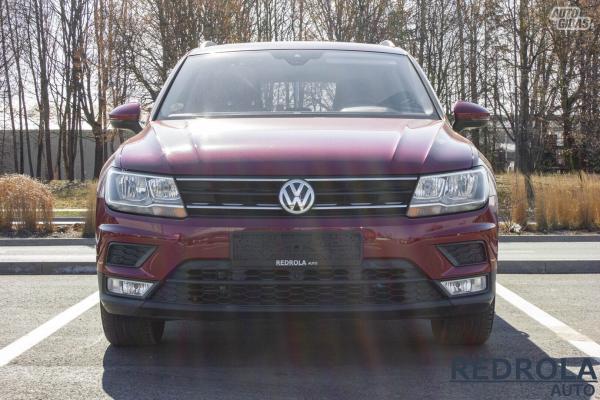 Red Volkswagen Tiguan 2016 in Kaunas, with an engine capacity of 2.00 L and mileage of 162 thousand km for 14900 €, photo 2 on AUTOMOTO.COM.LV