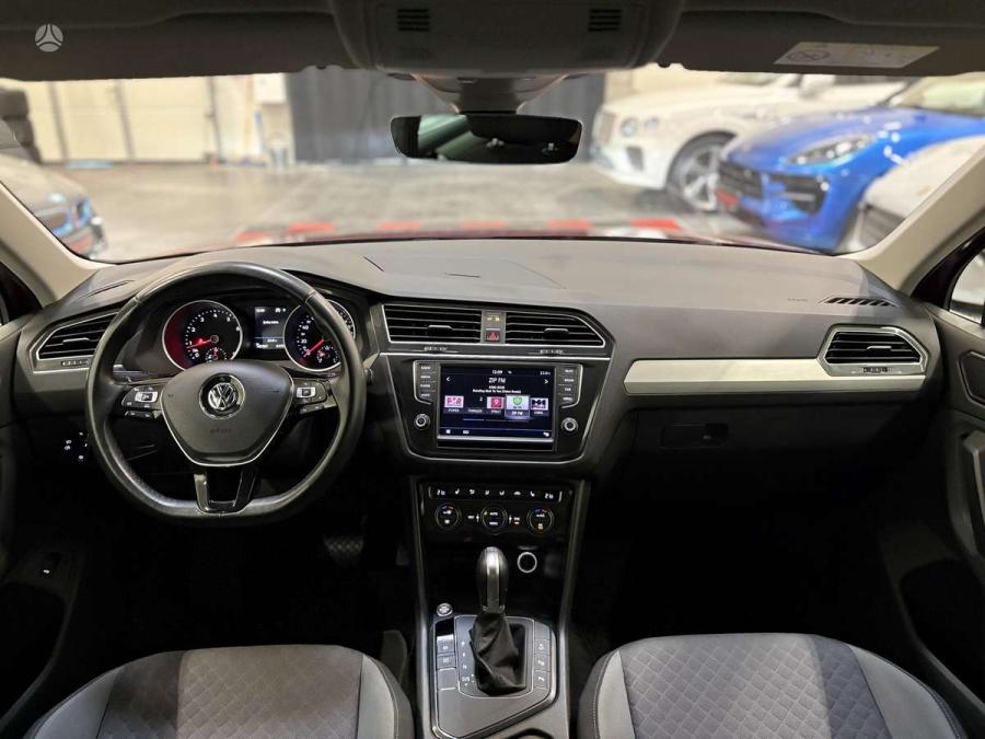 Red Volkswagen Tiguan 2016 in Vilnius, with an engine capacity of 1.40 L and mileage of 146 thousand km for 16490 €, photo 18 on AUTOMOTO.COM.LV