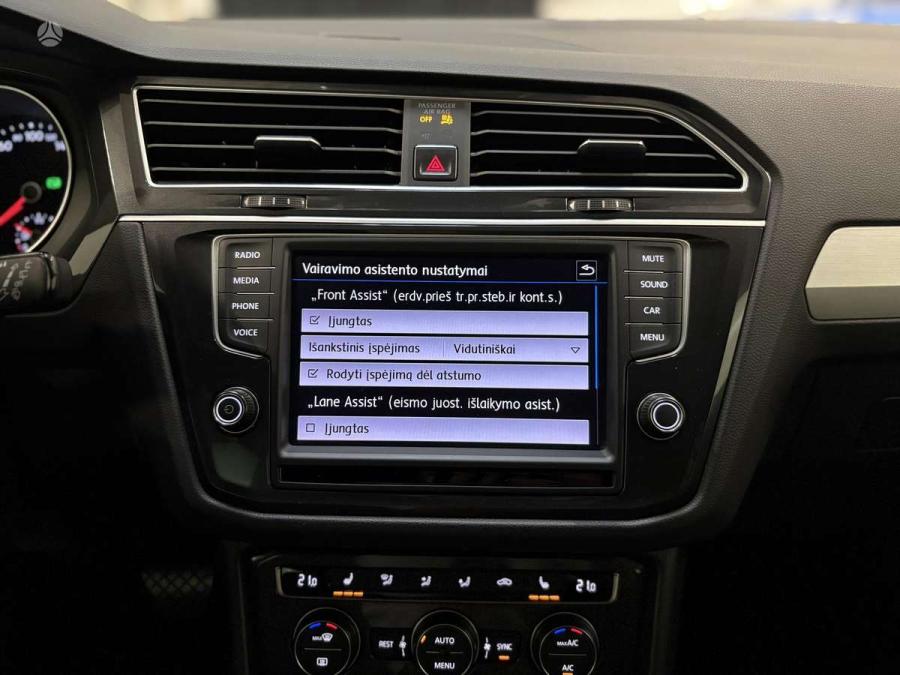 Red Volkswagen Tiguan 2016 in Vilnius, with an engine capacity of 1.40 L and mileage of 146 thousand km for 16490 €, photo 25 on AUTOMOTO.COM.LV