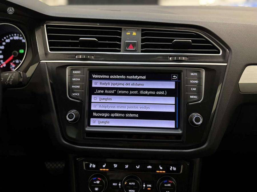 Red Volkswagen Tiguan 2016 in Vilnius, with an engine capacity of 1.40 L and mileage of 146 thousand km for 16490 €, photo 26 on AUTOMOTO.COM.LV