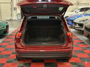 Red Volkswagen Tiguan 2016 in Vilnius, with an engine capacity of 1.40 L and mileage of 146 thousand km for 16490 €, photo 31 on AUTOMOTO.COM.LV