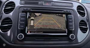 Red Volkswagen Tiguan 2016 in Kaunas, with an engine capacity of 2.00 L and mileage of 249 thousand km for 8950 €, photo 14 on AUTOMOTO.COM.LV