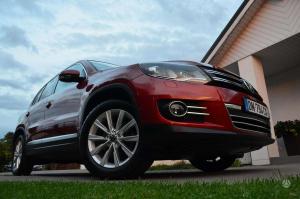 Red Volkswagen Tiguan 2016 in Kaunas, with an engine capacity of 2.00 L and mileage of 249 thousand km for 8950 €, photo 24 on AUTOMOTO.COM.LV