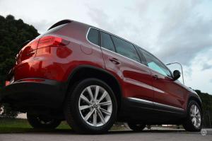 Red Volkswagen Tiguan 2016 in Kaunas, with an engine capacity of 2.00 L and mileage of 249 thousand km for 8950 €, photo 39 on AUTOMOTO.COM.LV
