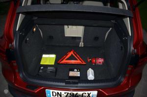 Red Volkswagen Tiguan 2016 in Kaunas, with an engine capacity of 2.00 L and mileage of 249 thousand km for 8950 €, photo 41 on AUTOMOTO.COM.LV