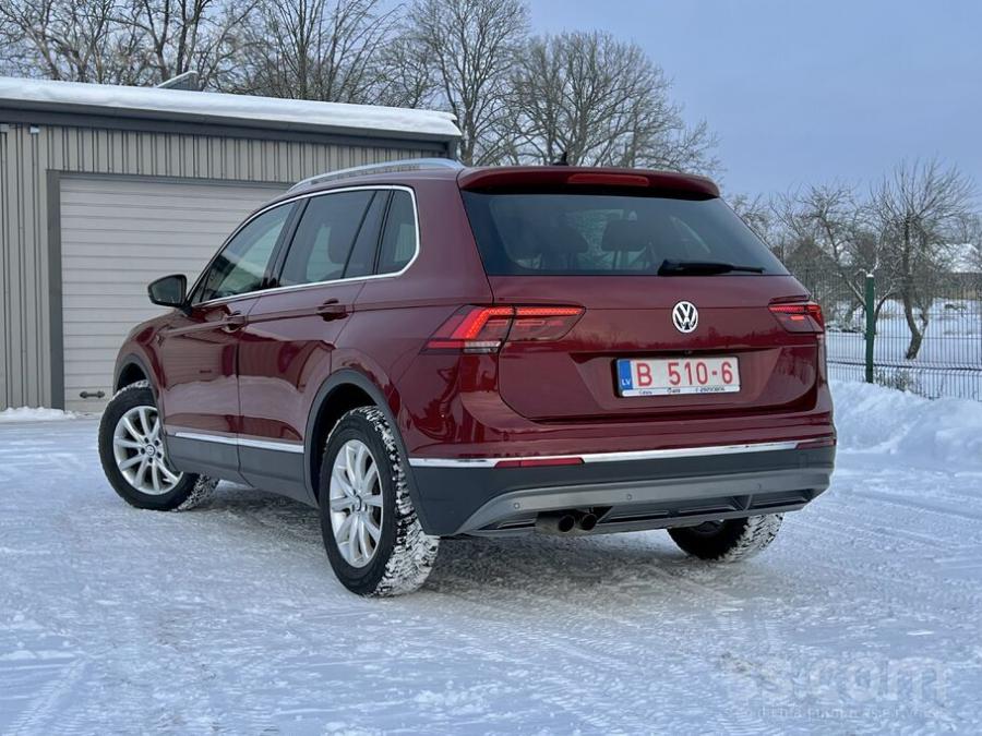 Red Volkswagen Tiguan 2017 in Cesis, with an engine capacity of 2.00 L and mileage of 210 thousand km for 15900 €, photo 2 on AUTOMOTO.COM.LV