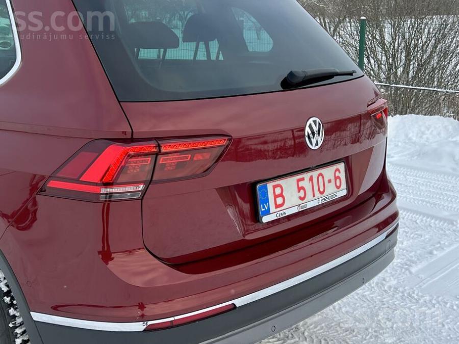 Red Volkswagen Tiguan 2017 in Cesis, with an engine capacity of 2.00 L and mileage of 210 thousand km for 15900 €, photo 33 on AUTOMOTO.COM.LV
