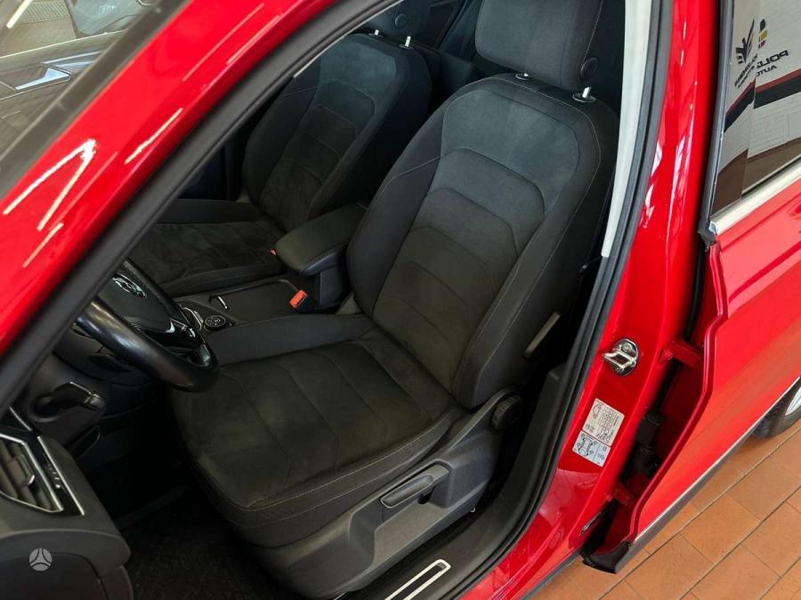 Red Volkswagen Tiguan 2017 in Kaunas, with an engine capacity of 1.97 L and mileage of 137 thousand km for 15690 €, photo 23 on AUTOMOTO.COM.LV