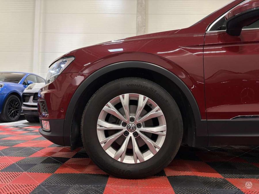 Red Volkswagen Tiguan 2017 in Vilnius, with an engine capacity of 1.40 L and mileage of 146 thousand km for 15490 €, photo 10 on AUTOMOTO.COM.LV