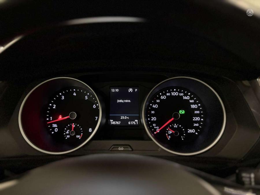 Red Volkswagen Tiguan 2017 in Vilnius, with an engine capacity of 1.40 L and mileage of 146 thousand km for 15490 €, photo 21 on AUTOMOTO.COM.LV