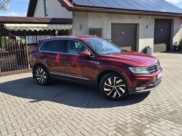 Red Volkswagen Tiguan 2017 in Siauliai, with an engine capacity of 1.97 L and mileage of 242 thousand km for 9900 €, photo 7 on AUTOMOTO.COM.LV