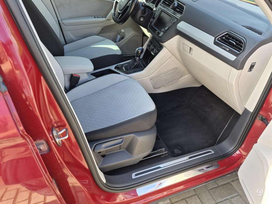 Sarkans Volkswagen Tiguan 2017 Šauļi, ar dzinēja tilpumu 1.97 L un nobraukumu 242 tūkst. km par 9900 €, foto 17 vietnē AUTOMOTO.COM.LV