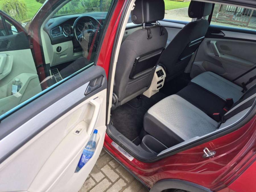 Sarkans Volkswagen Tiguan 2017 Šauļi, ar dzinēja tilpumu 1.97 L un nobraukumu 242 tūkst. km par 9900 €, foto 24 vietnē AUTOMOTO.COM.LV