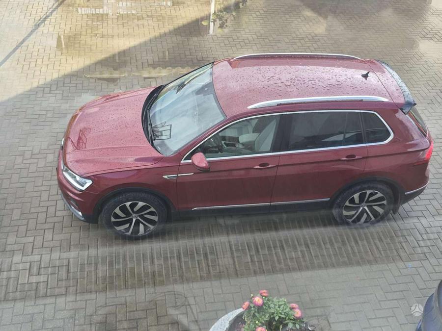 Sarkans Volkswagen Tiguan 2017 Šauļi, ar dzinēja tilpumu 1.97 L un nobraukumu 242 tūkst. km par 9900 €, foto 50 vietnē AUTOMOTO.COM.LV