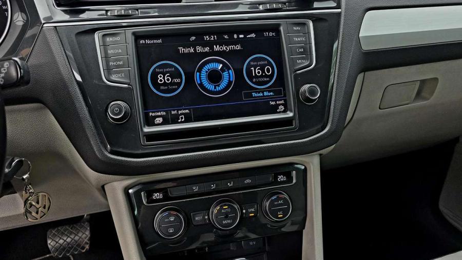 Sarkans Volkswagen Tiguan 2017 Šauļi, ar dzinēja tilpumu 1.97 L un nobraukumu 240 tūkst. km par 13900 €, foto 36 vietnē AUTOMOTO.COM.LV