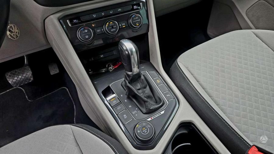 Sarkans Volkswagen Tiguan 2017 Šauļi, ar dzinēja tilpumu 1.97 L un nobraukumu 240 tūkst. km par 13900 €, foto 54 vietnē AUTOMOTO.COM.LV