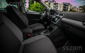 Sarkans Volkswagen Tiguan 2018 Jūrmala, ar dzinēja tilpumu 1.40 L un nobraukumu 112 tūkst. km par 18700 €, foto 31 vietnē AUTOMOTO.COM.LV