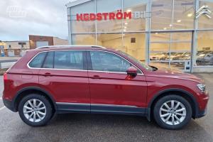 Sarkans Volkswagen Tiguan 2018 Kauņa, ar dzinēja tilpumu 0.00 L un nobraukumu 89 tūkst. km par 24332 €, foto 11 vietnē AUTOMOTO.COM.LV