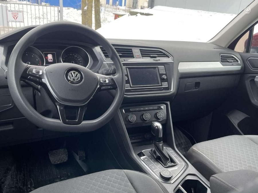 Sarkans Volkswagen Tiguan 2018 Klaipėda, ar dzinēja tilpumu 1.98 L un nobraukumu 89 tūkst. km par 14400 €, foto 16 vietnē AUTOMOTO.COM.LV
