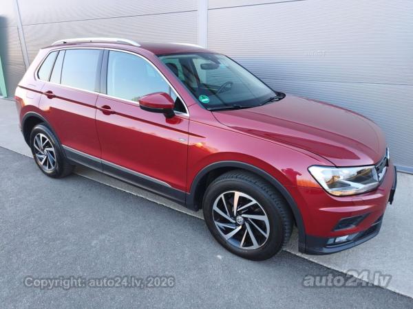 Red Volkswagen Tiguan 2018 in Tallinn, with an engine capacity of 2.00 L and mileage of 114 thousand km for 19900 €, photo 1 on AUTOMOTO.COM.LV