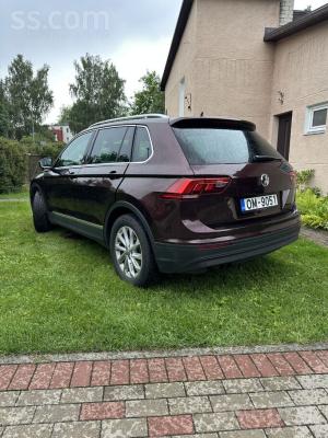 Sarkans Volkswagen Tiguan 2018 Rīga, ar dzinēja tilpumu 1.40 L un nobraukumu 272 tūkst. km par 15950 €, foto 7 vietnē AUTOMOTO.COM.LV