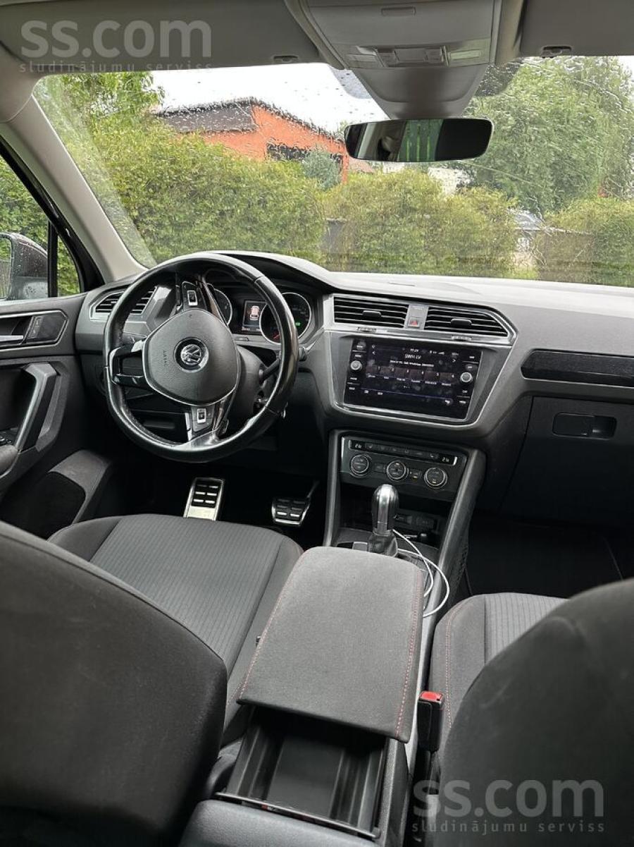 Sarkans Volkswagen Tiguan 2018 Rīga, ar dzinēja tilpumu 1.40 L un nobraukumu 272 tūkst. km par 15950 €, foto 9 vietnē AUTOMOTO.COM.LV
