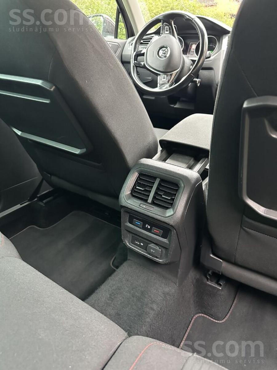 Sarkans Volkswagen Tiguan 2018 Rīga, ar dzinēja tilpumu 1.40 L un nobraukumu 272 tūkst. km par 15950 €, foto 10 vietnē AUTOMOTO.COM.LV