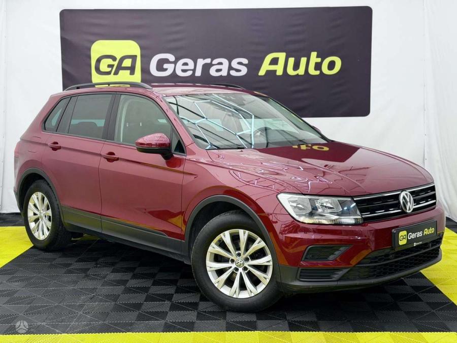 Red Volkswagen Tiguan 2018 in Vilnius, with an engine capacity of 1.97 L and mileage of 74 thousand km for 16599 €, photo 4 on AUTOMOTO.COM.LV