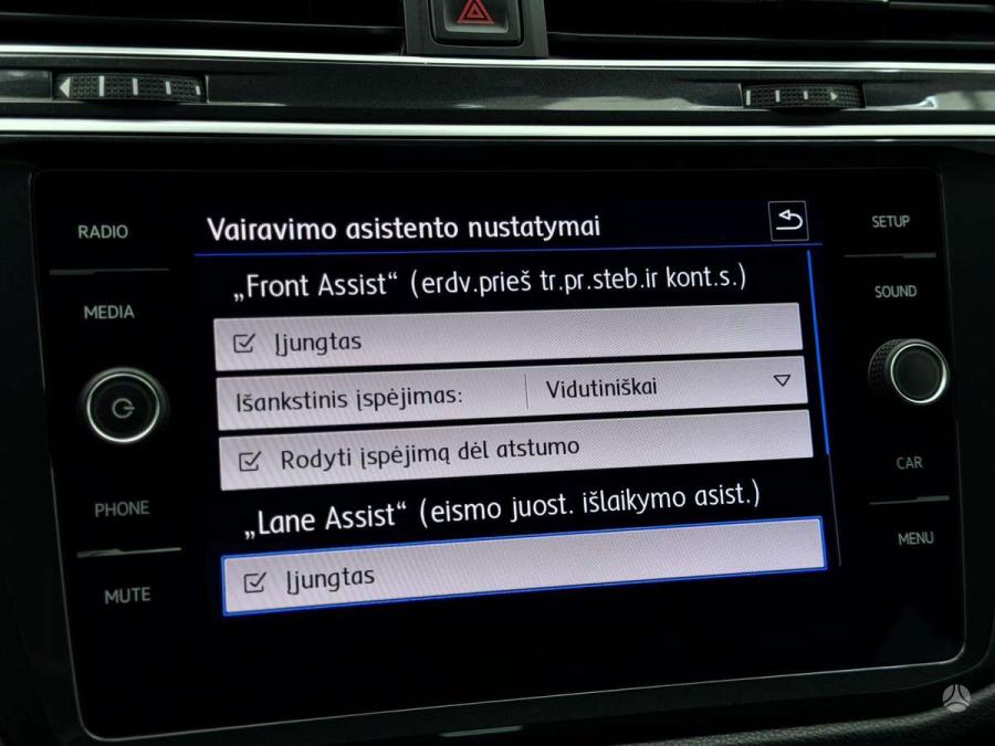 Red Volkswagen Tiguan 2018 in Vilnius, with an engine capacity of 1.97 L and mileage of 74 thousand km for 16599 €, photo 23 on AUTOMOTO.COM.LV