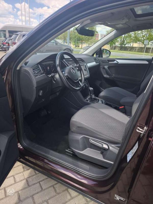 Sarkans Volkswagen Tiguan 2018 Šauļi, ar dzinēja tilpumu 1.98 L un nobraukumu 112 tūkst. km par 18500 €, foto 5 vietnē AUTOMOTO.COM.LV